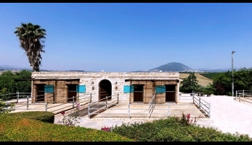 Moshavim - Farms & villas for sale