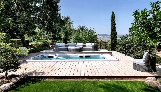 Moshavim - Farms & villas for sale