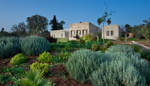 Moshavim - Farms & villas for sale